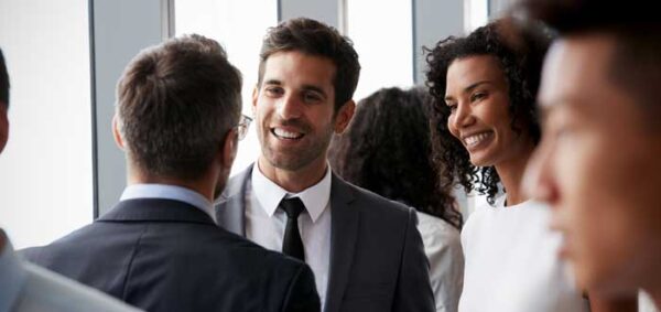 Qué es networking | Definición, tipos, para qué sirve y cómo hacerlo